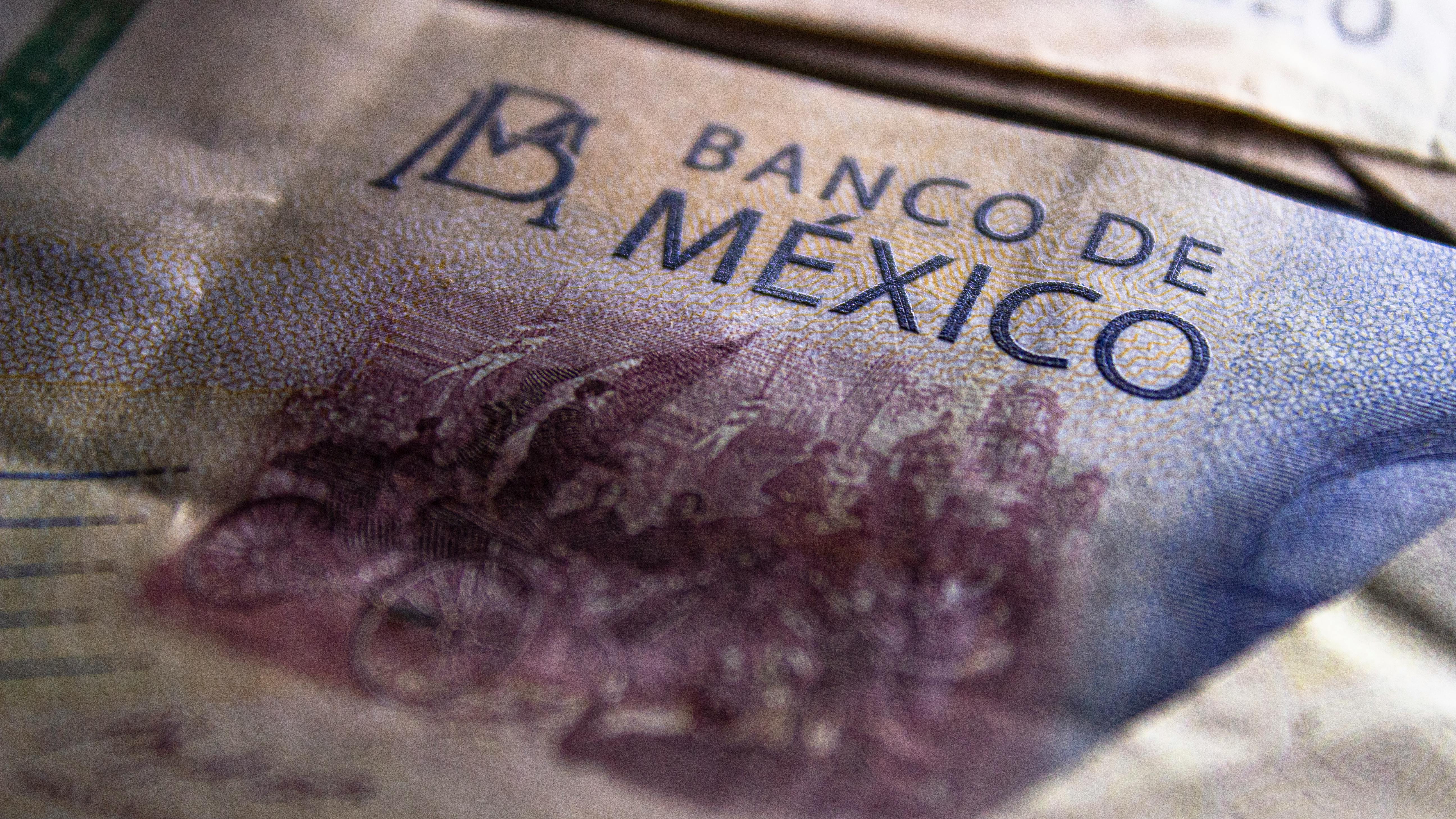 Why You Should Bring Pesos on Your Trip to Mexico – Nomadic dani
